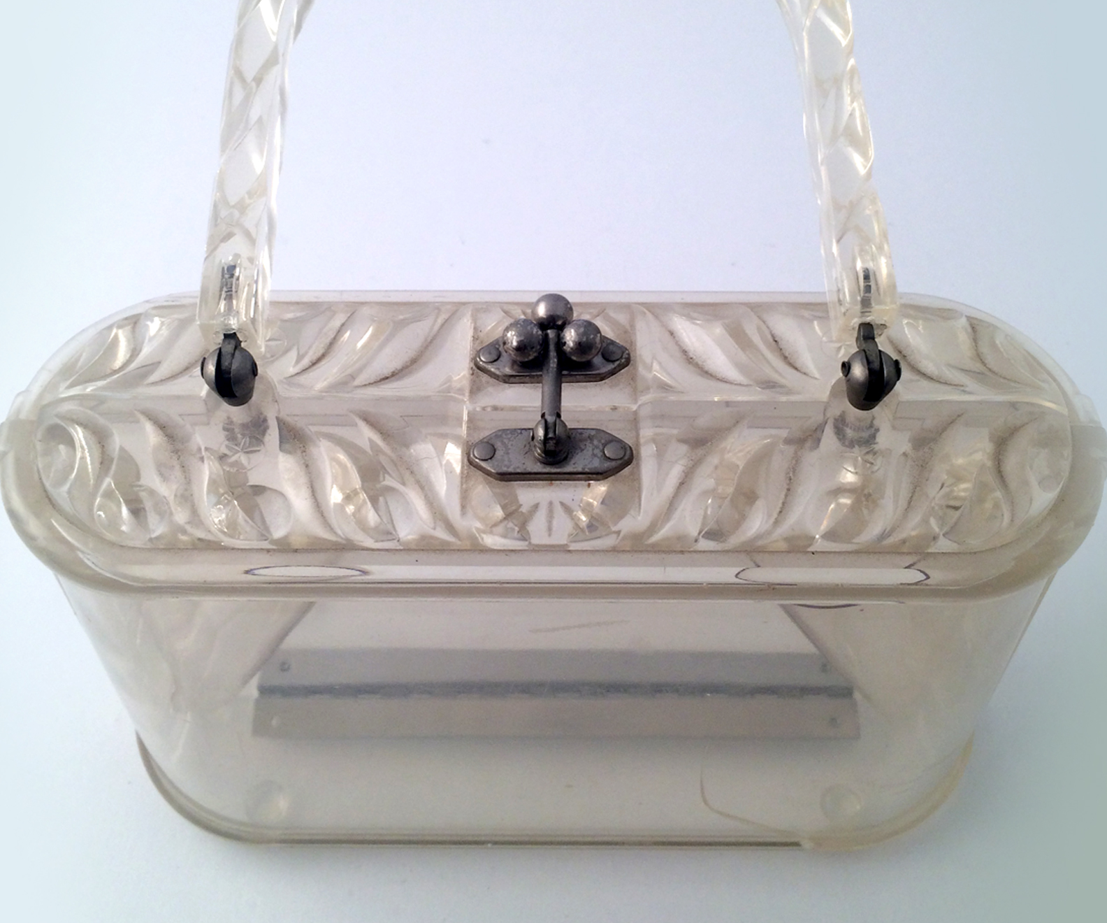 Class Is In Session: Lucite 101 - Momentum Vintage