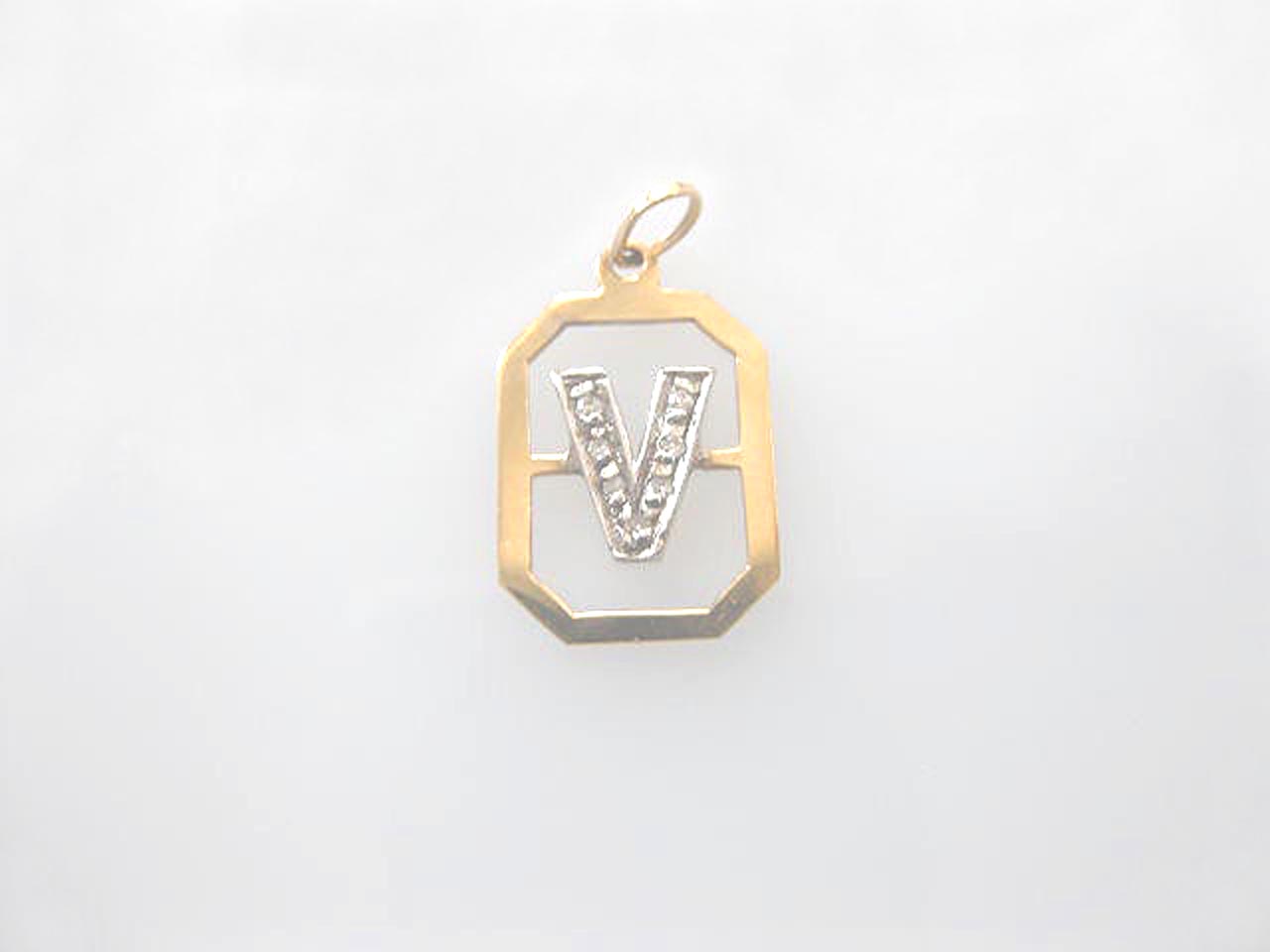 14kt Diamond "V" Initial Yellow Gold Pendant Charm - Momentum Vintage